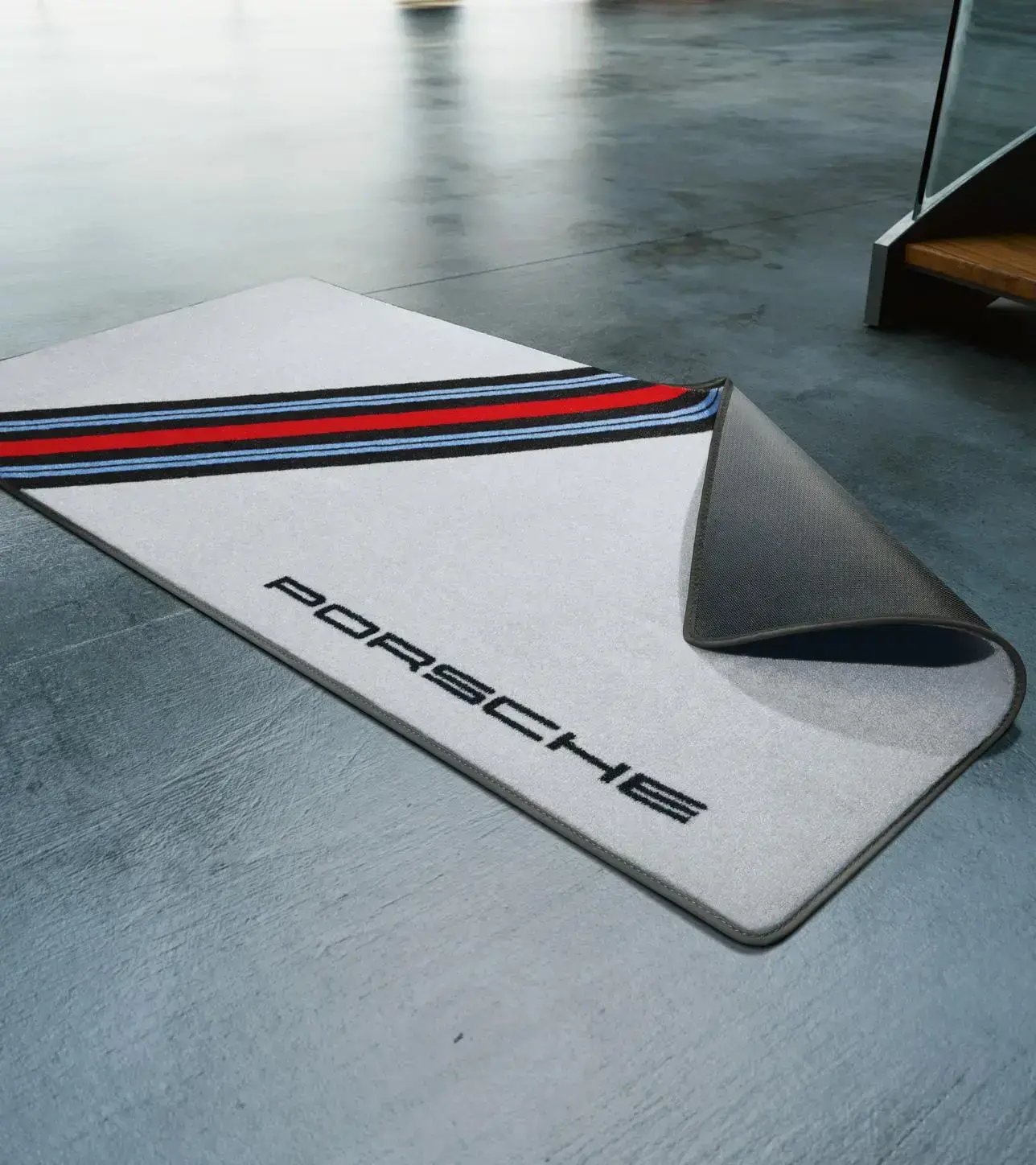 Tapis de garage dans le design Martini Racing | PORSCHE SHOP